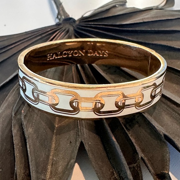 Halcyon Days | Jewelry | Halcyon Days Chain And Cream Gold Hinged ...